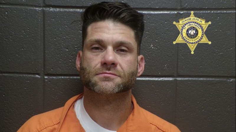 Kennari tekinn með kókaín í grunnskóla