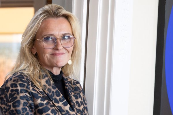 Hödd stígur fram og greinir frá nauðgun