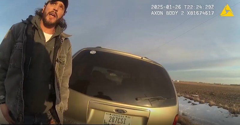 Lögreglumaður banaði uppreisnarmanni í Bandaríkjunum – MYNDBAND